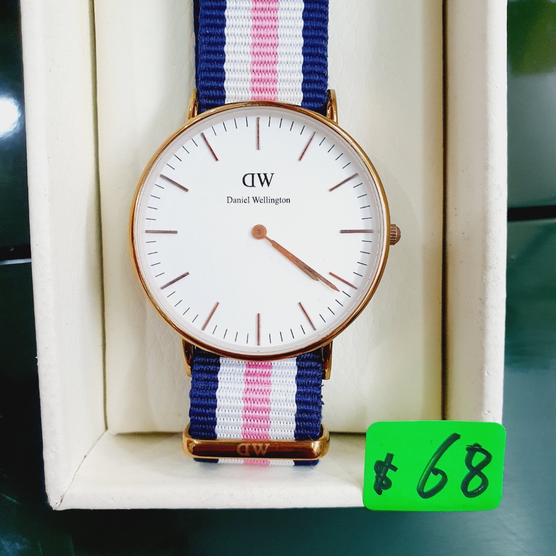 DW Watch Authentic With Certificate and Box, Women's Fashion, Watches ...