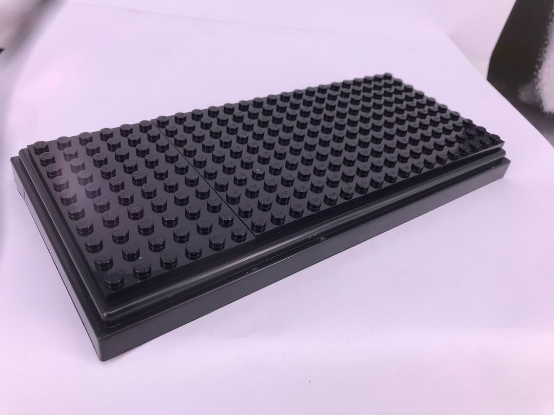 Lego 10 x 24 studs display box 樂高 阿加力 展示盒, 興趣及遊戲, 玩具 & 遊戲類 - Carousell