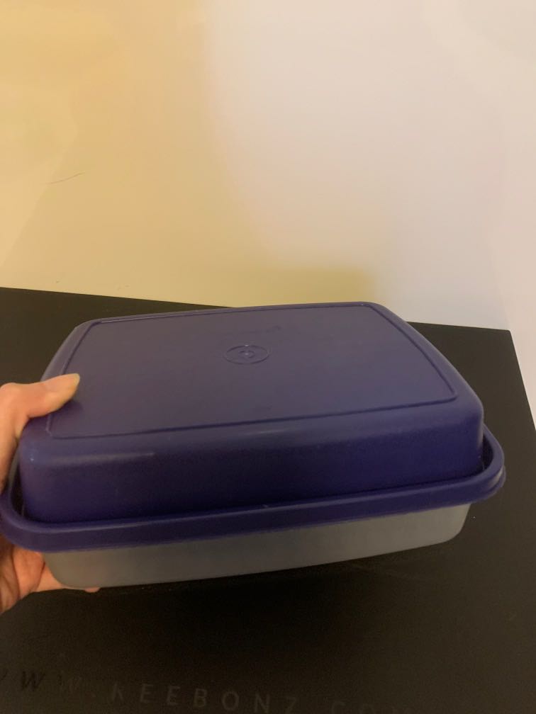 Tupperware freezer/thaw container, TV & Home Appliances, Kitchen ...