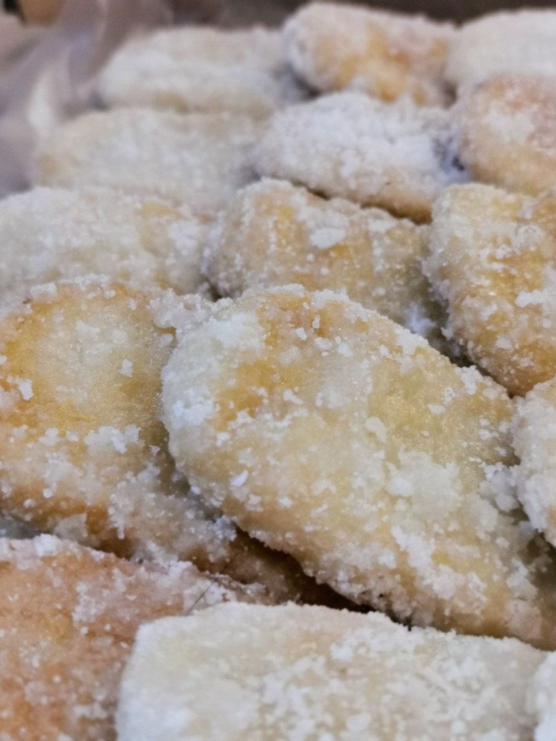 GETAS GETAS, Food & Drinks, Homemade Bakes on Carousell