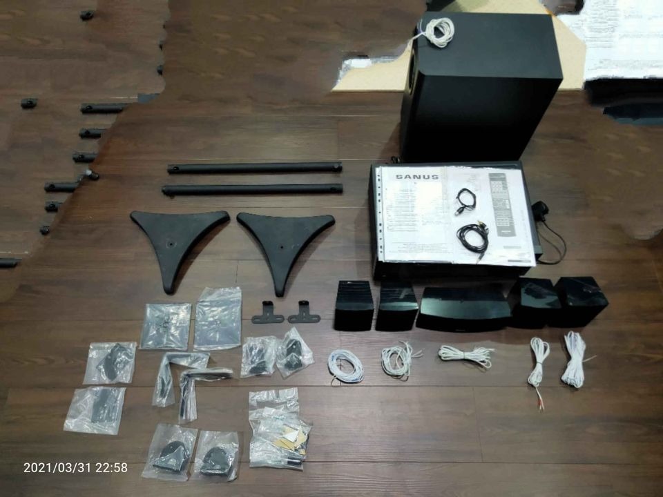 Onkyo HT-R395 with speaker stand & wall mounts, Audio, Soundbars ...