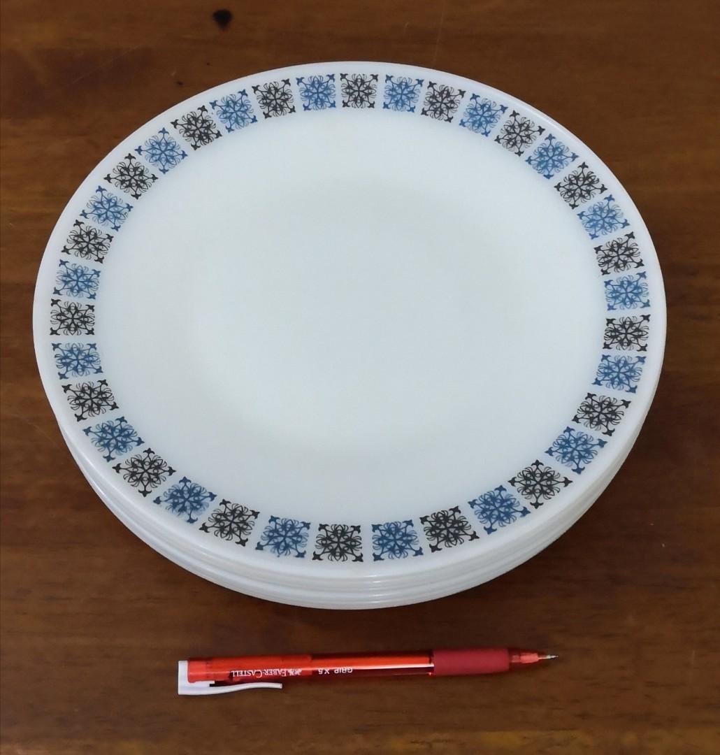 Pyrex chelsea dinner plate 6, Furniture & Home Living, Kitchenware ...
