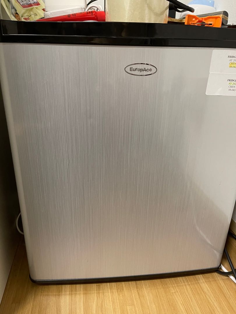 *RARE* Like Brand New Europace Mini Bar Fridge ER 9250 50L, TV & Home ...