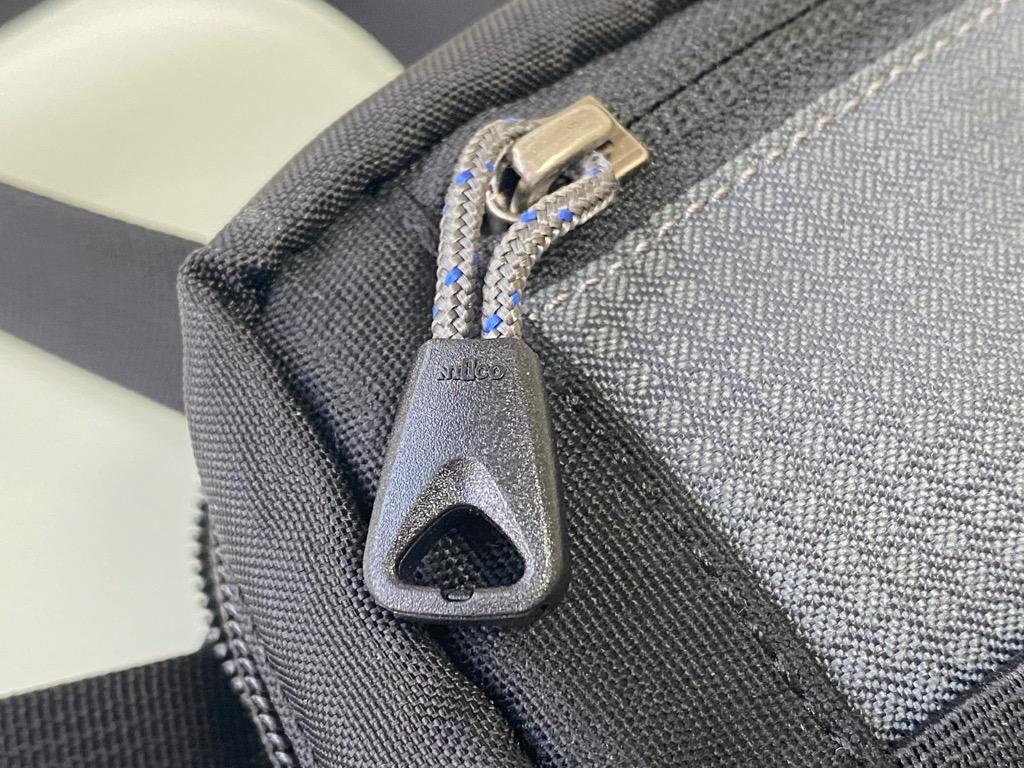 Think Tank App House 10 | Thinktank Cross-body Sling bag for 10 ...