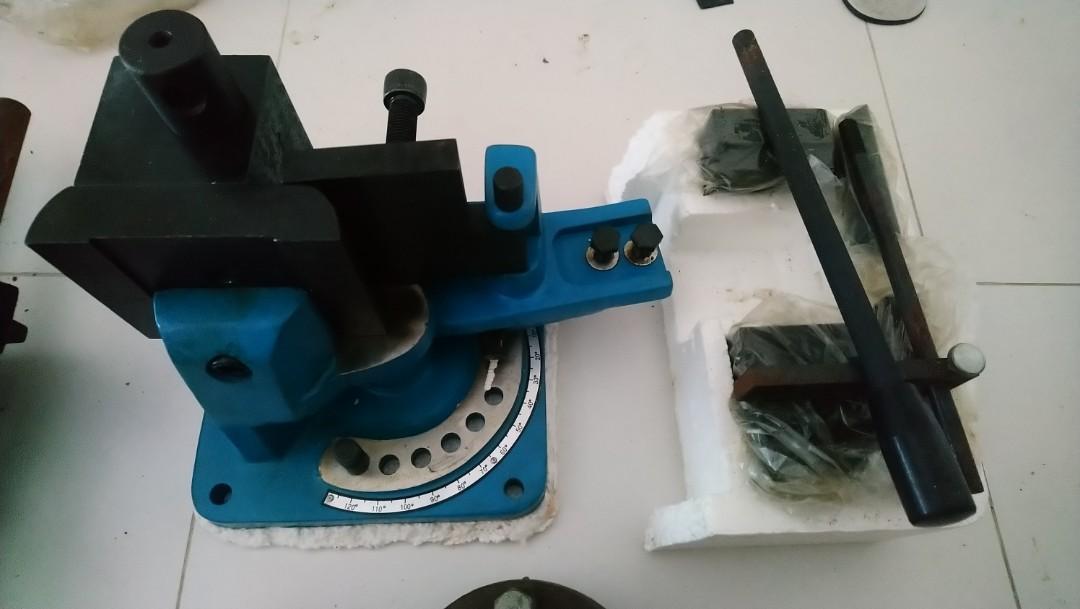 Vice and bar bender for sale, Furniture & Home Living, Home Improvement ...