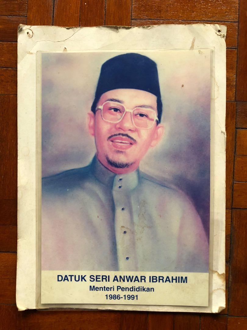 Anwar Ibrahim Education Background
