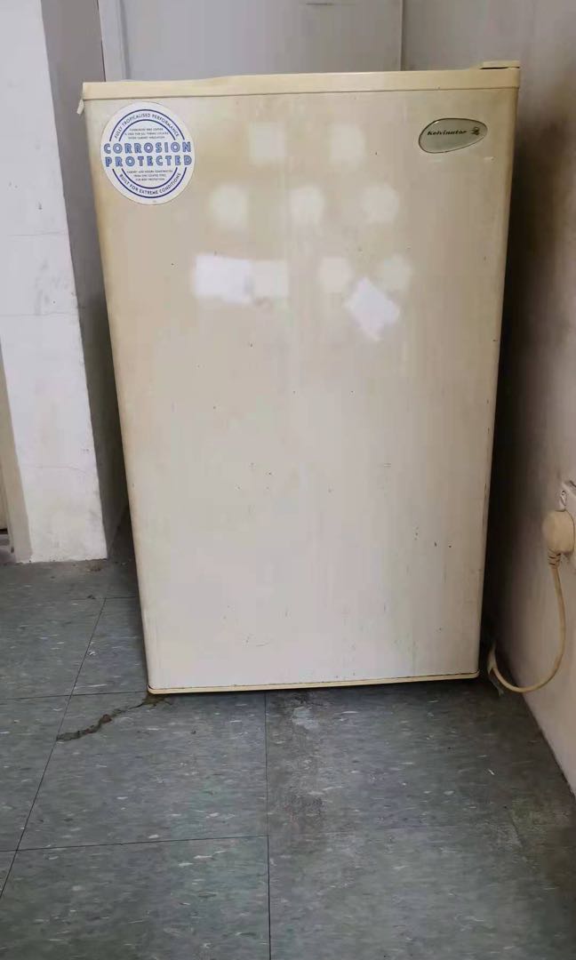 1m tall fridge comes with mini freezer, TV & Home Appliances, Kitchen ...