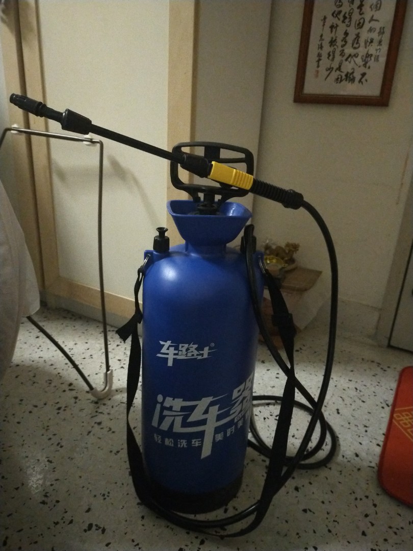 Car wash (manual hand pump) 8L, Car Accessories, Accessories on Carousell