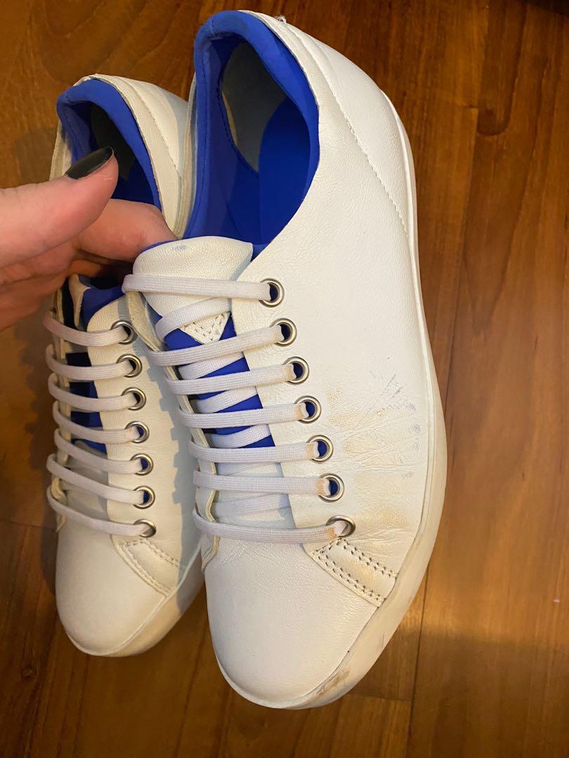 Network white sneakers, Women's Fashion, Footwear, Sneakers on Carousell