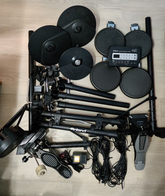 Roland Electric Drum kit and Amplifier, 興趣及遊戲, 音樂樂器 & 配件, 樂器 - Carousell