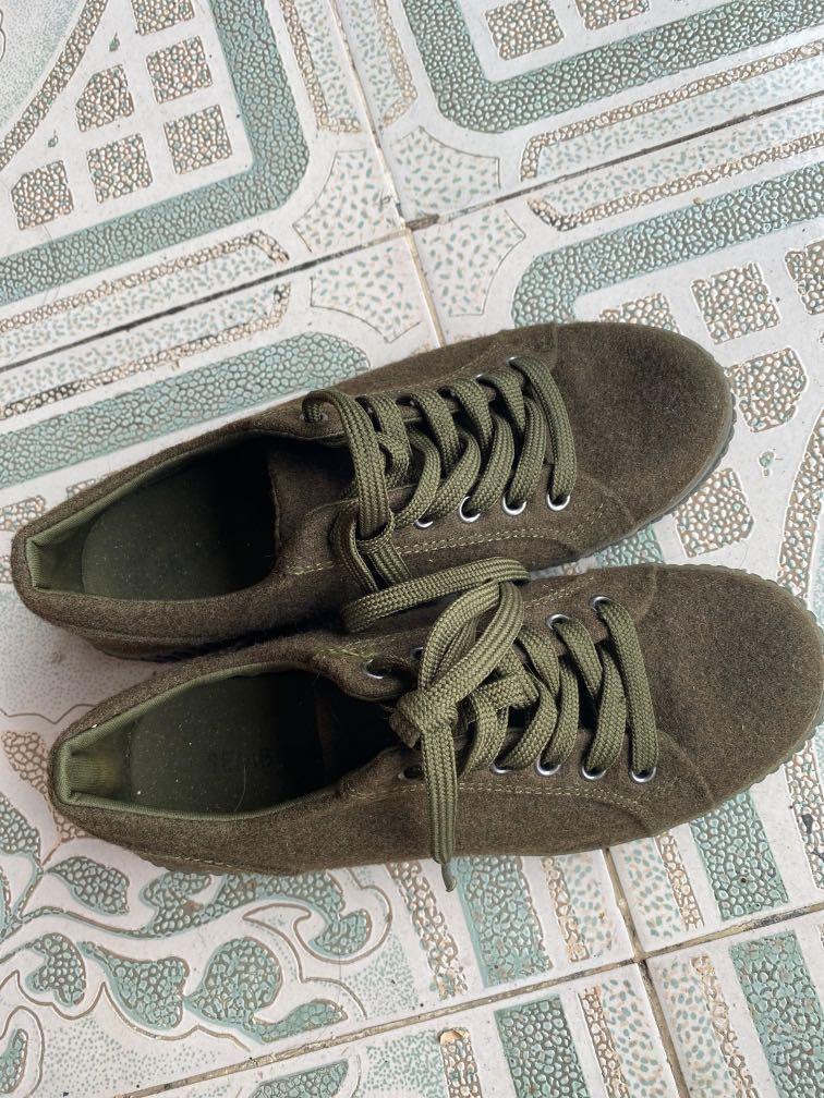 Sembonia Shoe, Women's Fashion, Footwear, Flats on Carousell