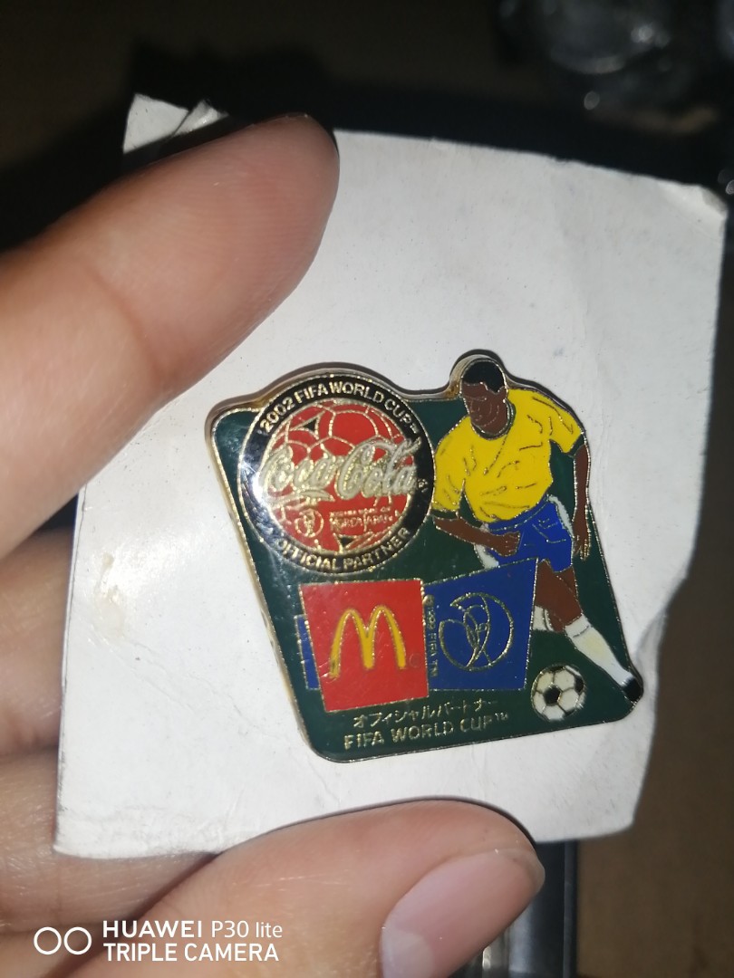 2002 Fifa World Cup Coca-Cola Brooch, Women's Fashion, Jewelry ...
