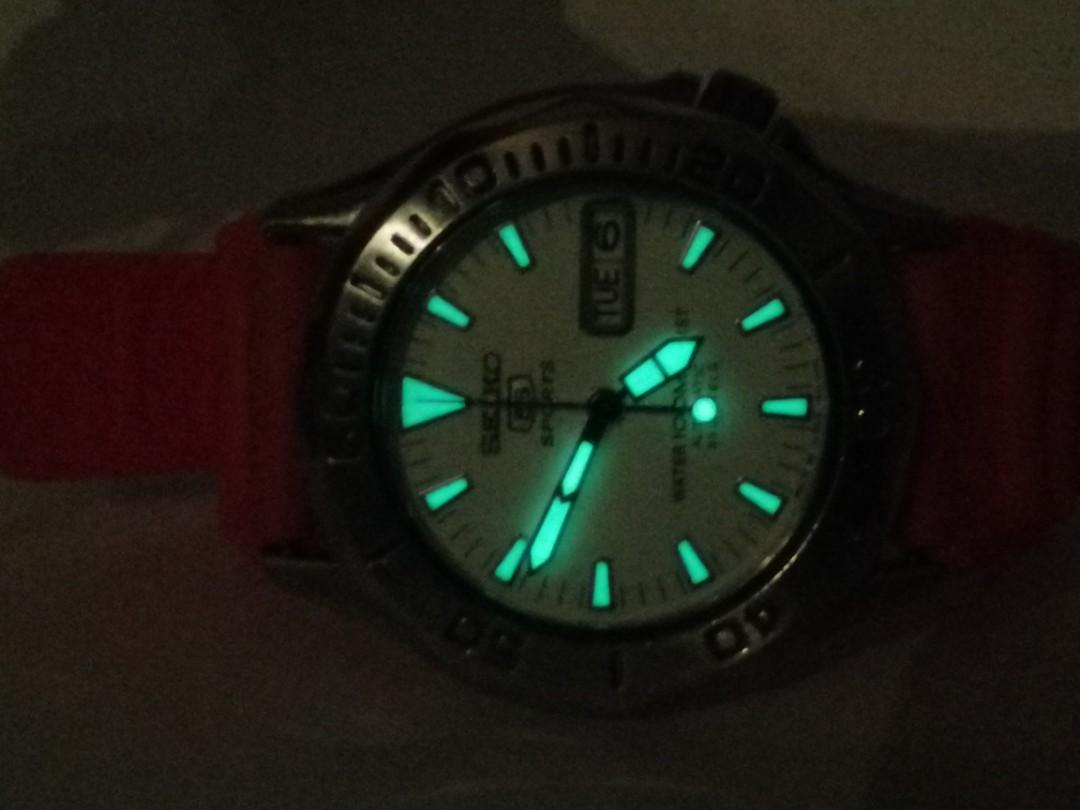 Authentic SEIKO 5 sports special white dial watch, Men's Fashion ...