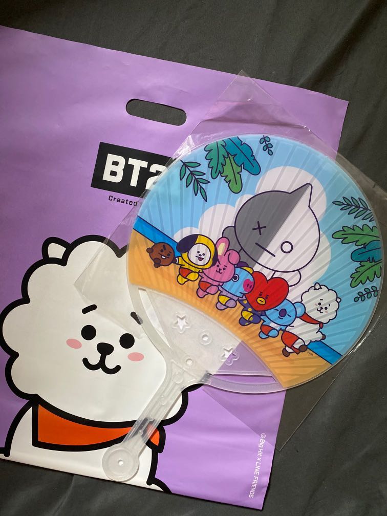 BT21 Large Fan, Hobbies & Toys, Memorabilia & Collectibles, K-Wave on ...