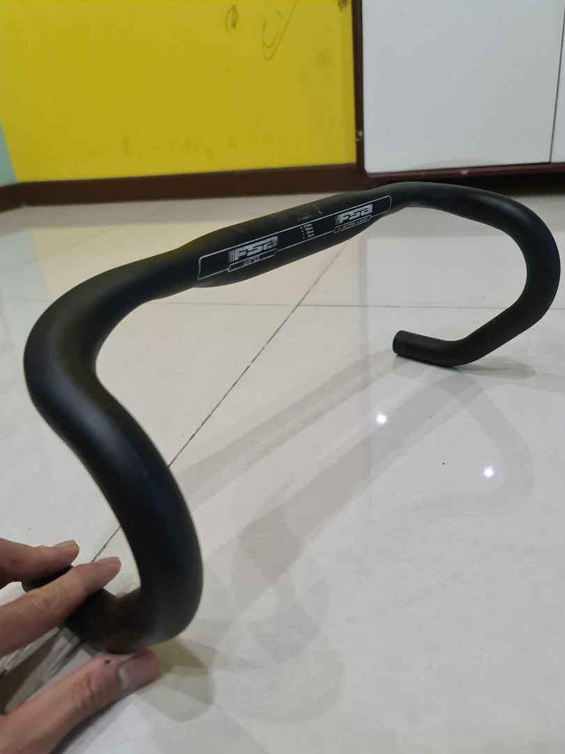 FSA compact aero dropbar, Sports Equipment, Bicycles & Parts, Bicycles ...