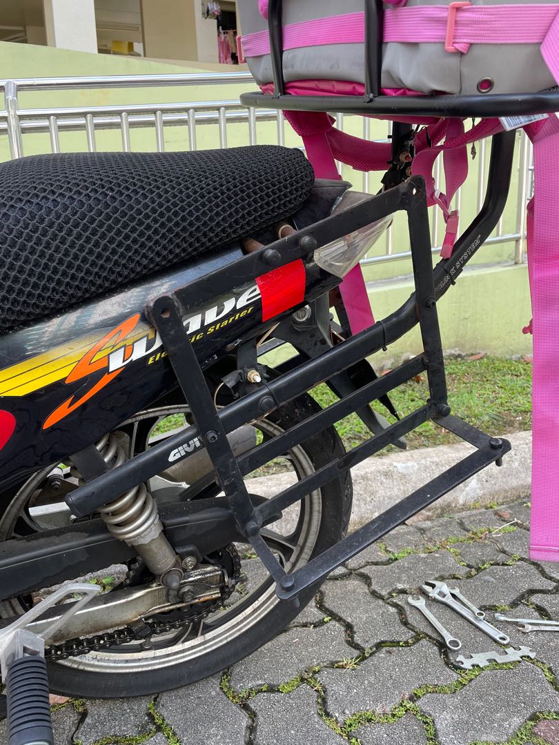 Honda wave Givi heavy duty rack + removable customise rack, Motorcycles ...