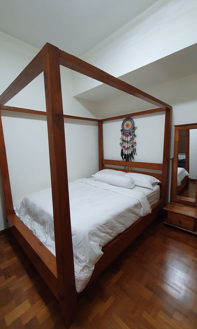 John Erdos Queen 4 Poster Bed, Furniture & Home Living, Furniture, Bed ...