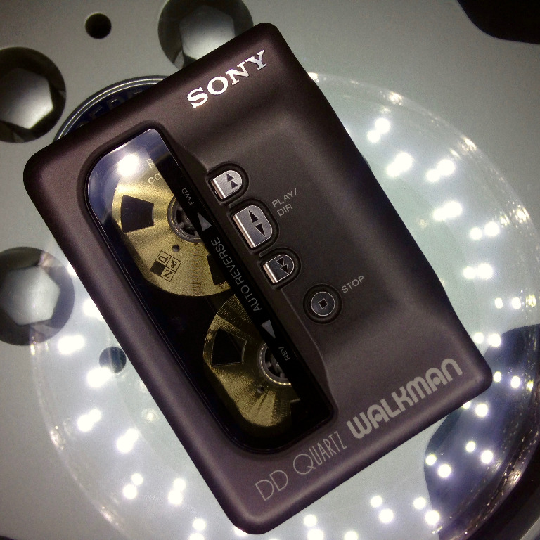 Sony Walkman WM-DD9 Walkman DD9 Like New #4, 音響器材, 可攜式音響設備 - Carousell