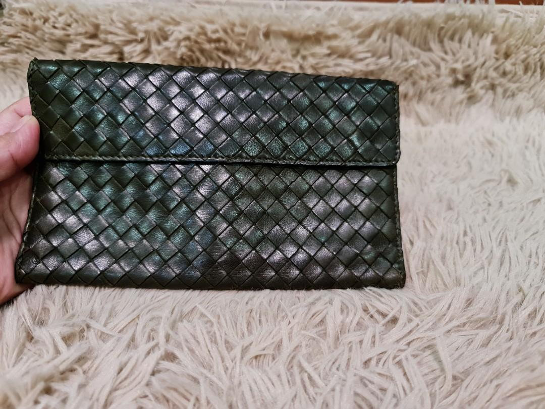 Auth Banig long wallet, Women's Fashion, Bags & Wallets, Wallets & Card ...