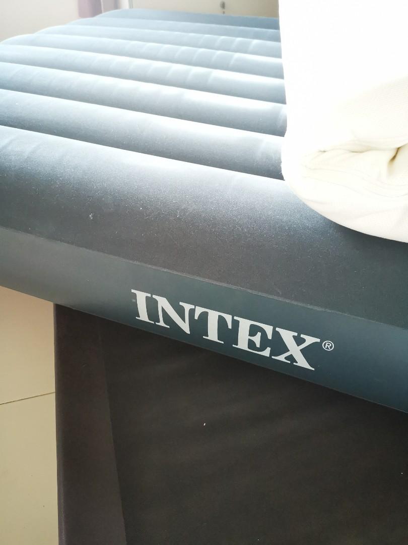 INTEX air bed queen, Furniture, Beds & Mattresses on Carousell