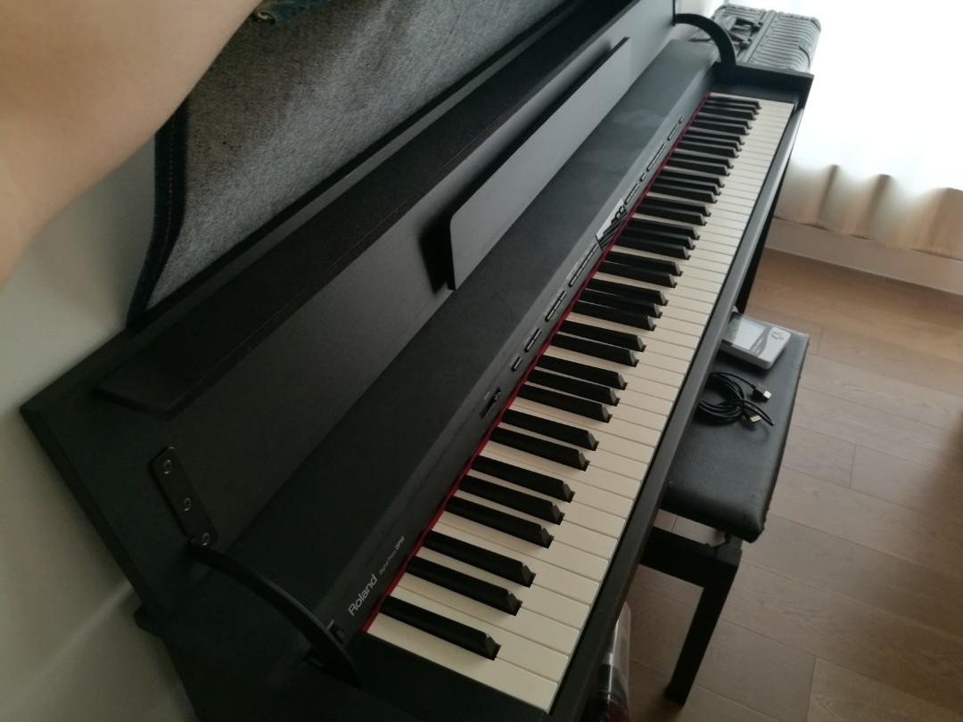 Roland digital piano DP90 (study table when closed), Hobbies & Toys ...