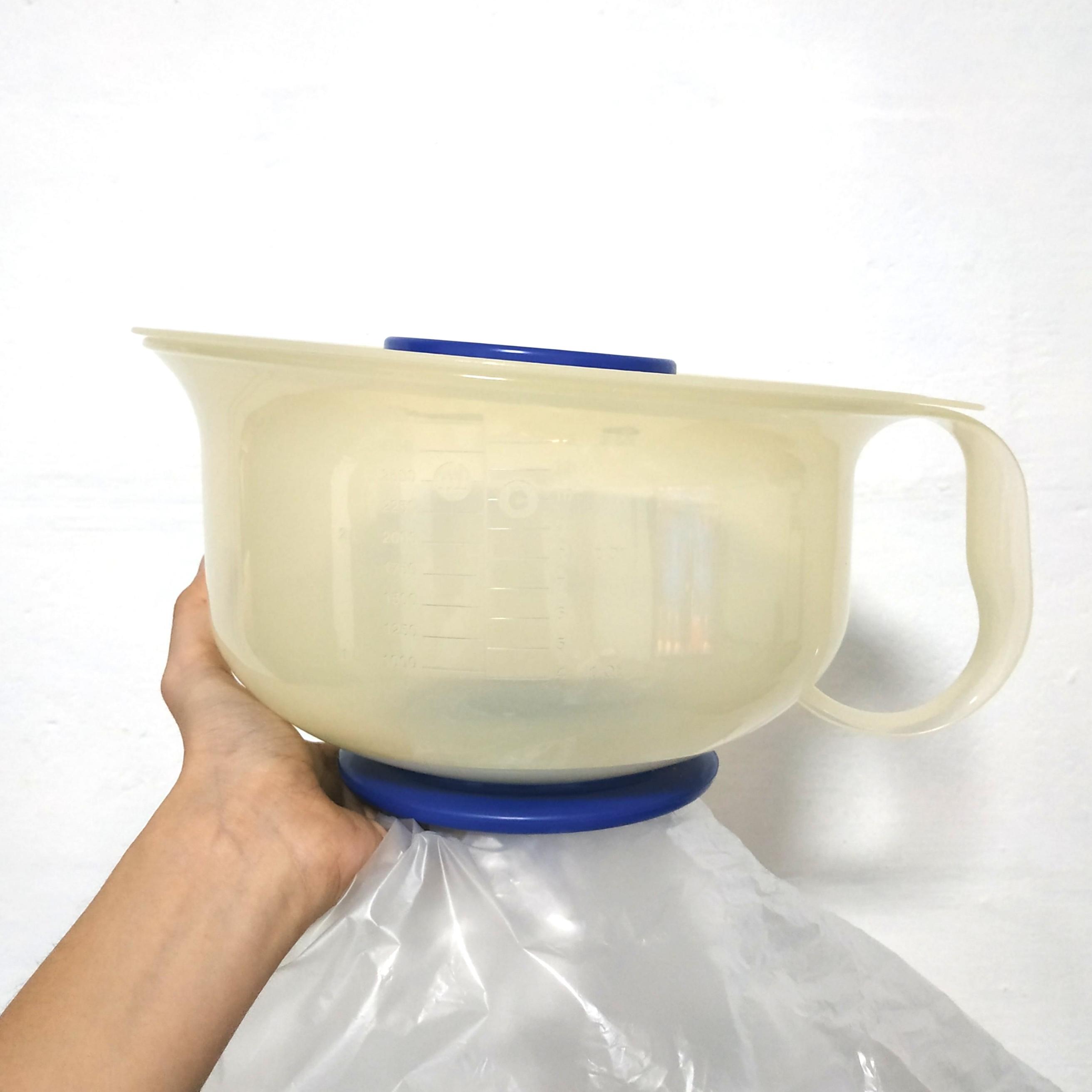 Tupperware 3L Large Mixing Batter Bowl Container with Lid and Measuring ...