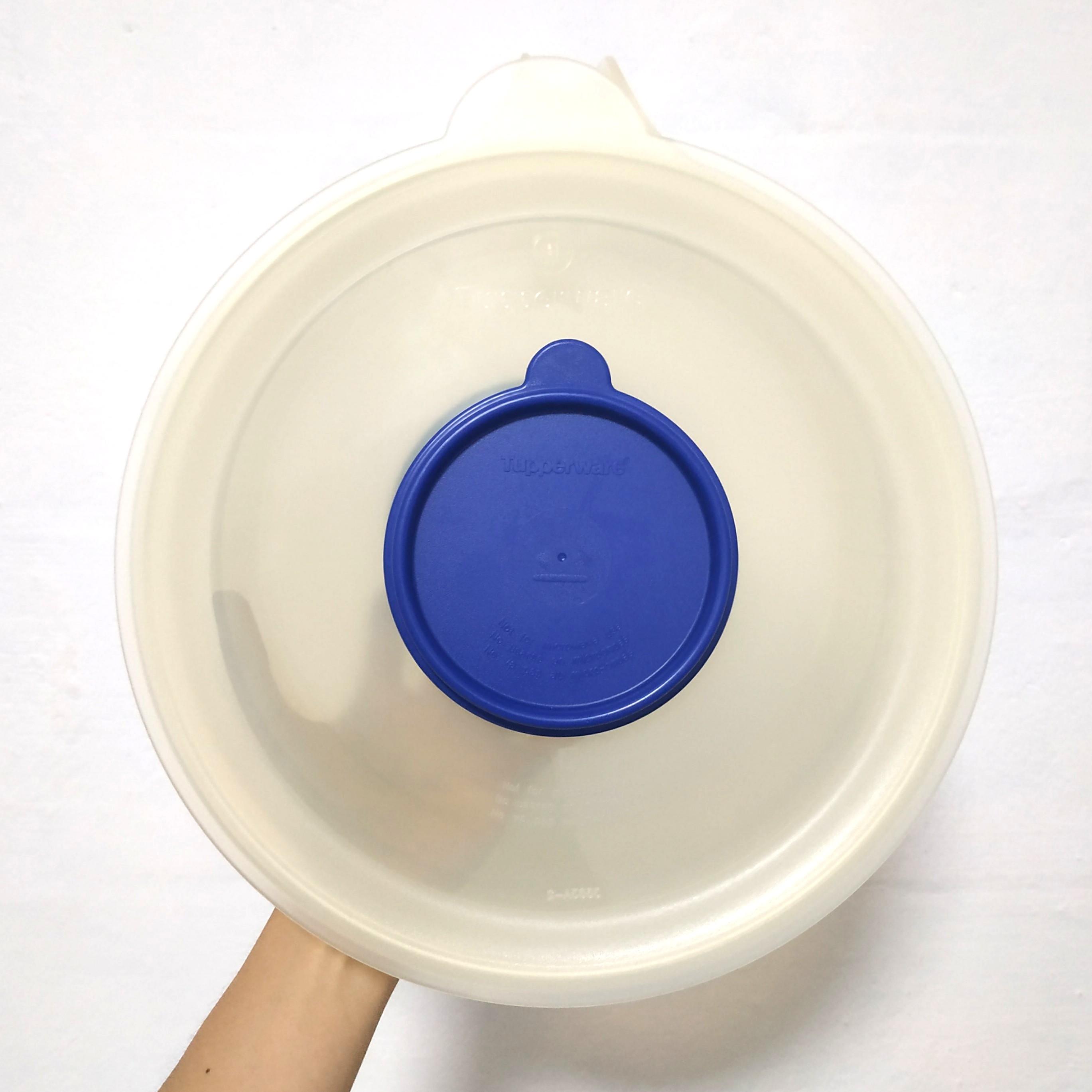 Tupperware 3L Large Mixing Batter Bowl Container with Lid and Measuring ...