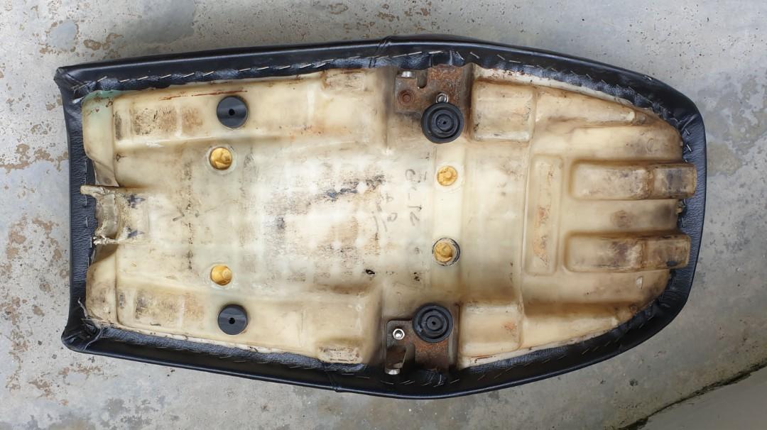 Yamaha RD 350 LC/ LC tong stock seat, Motorcycles, Motorcycle ...