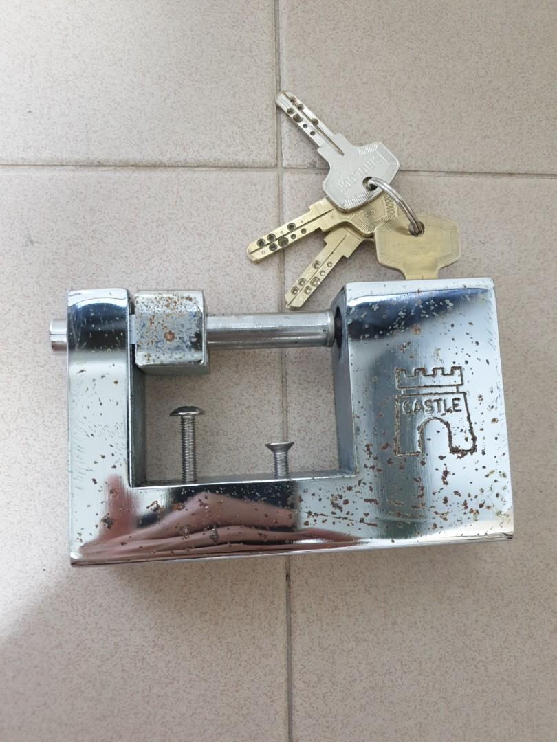 Castle hdb iron gate pad lock, Everything Else on Carousell