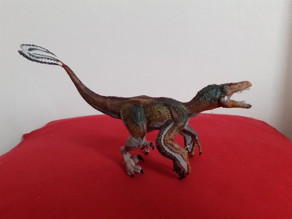 Feathered Velociraptor (Papo France), Hobbies & Toys, Toys & Games on ...