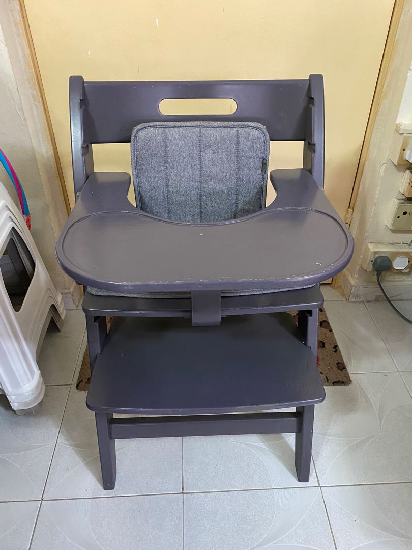 Moji high chair, 傢俬＆家居, 傢俬, 椅子 on Carousell