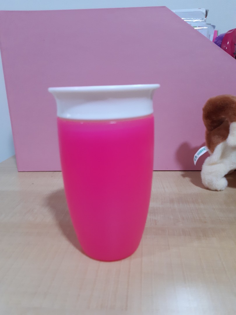Munchkin No Spill Magic Cup, Babies & Kids, Nursing & Feeding, Weaning ...