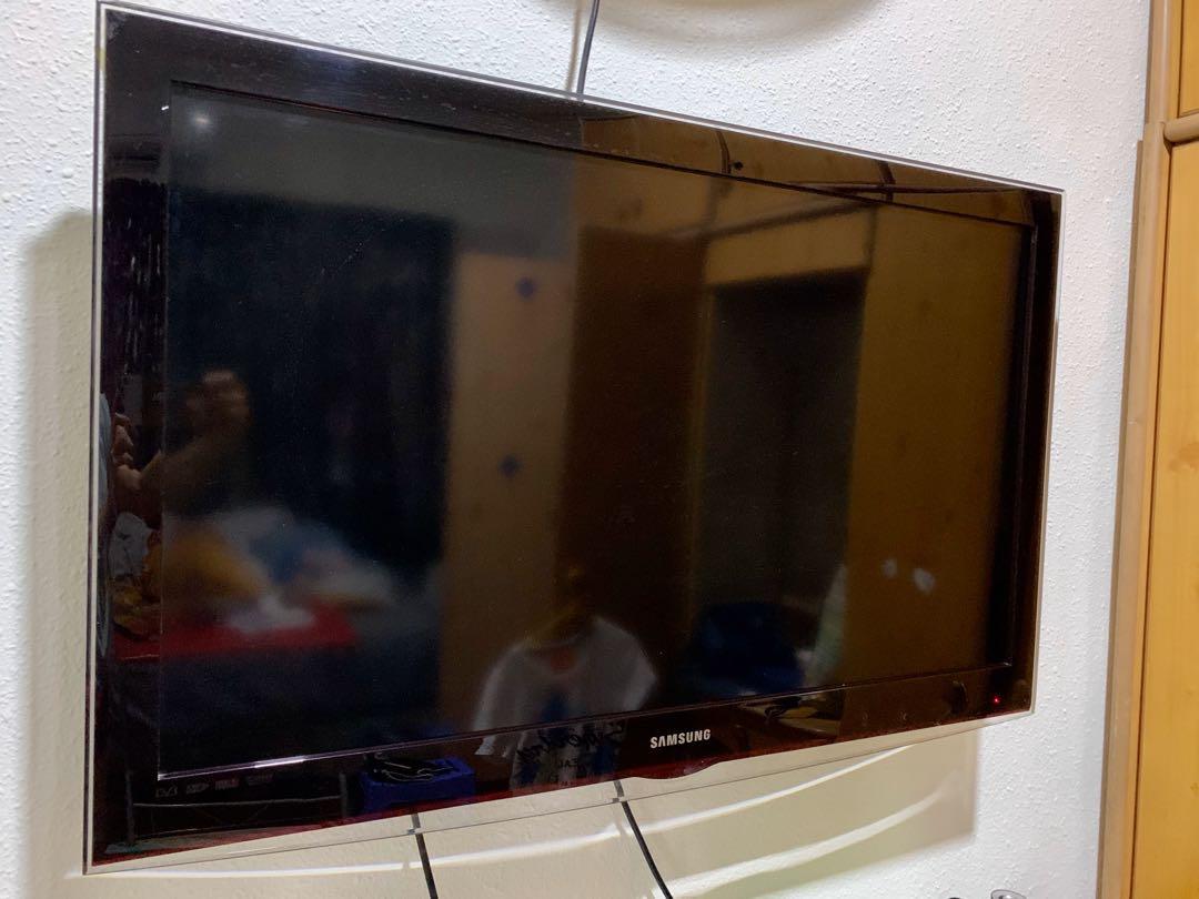 Samsung old tv, TV & Home Appliances, TV & Entertainment, TV on Carousell