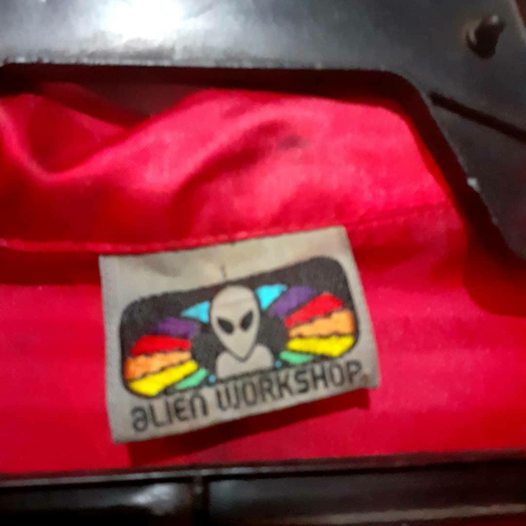 Vintage Alien workshop, Fesyen Pria, Pakaian , Baju Luaran di Carousell