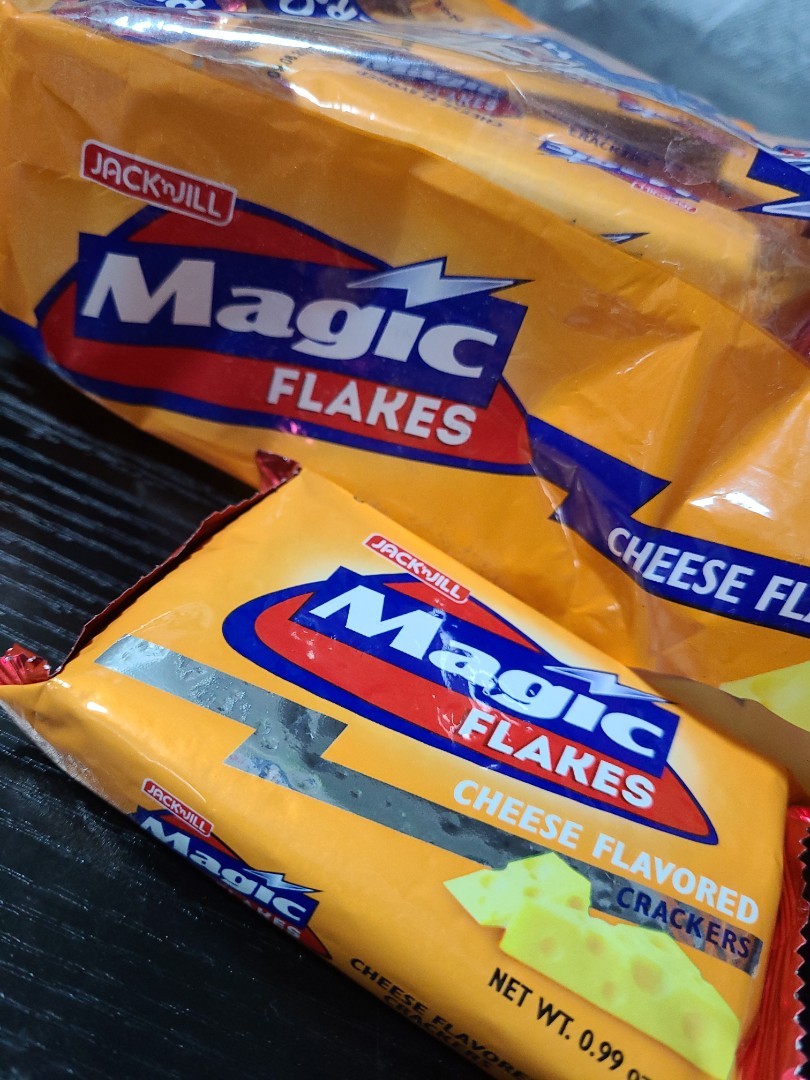 芝士餅 Cheese flavor magic flakes, 嘢食 & 嘢飲, 包裝食物&即食食物 - Carousell