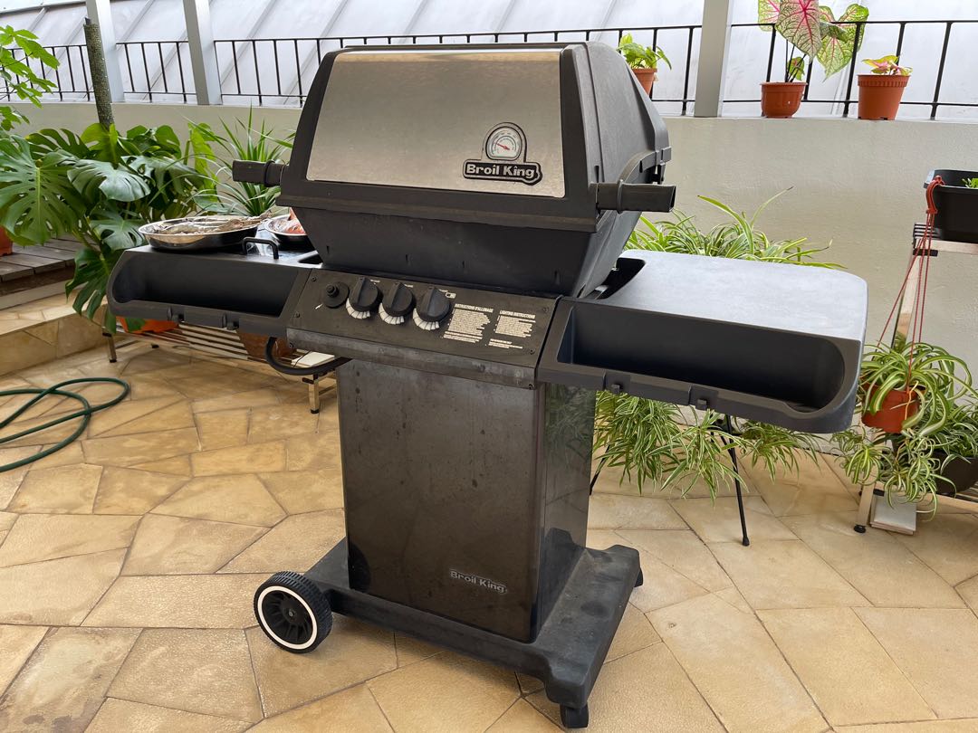 Broil King outdoor grill, TV & Home Appliances, Kitchen Appliances, BBQ ...