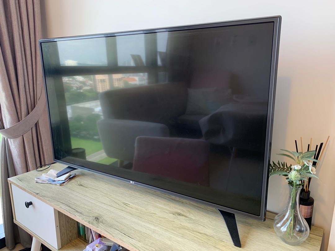 LG TV - 43LH600T, TV & Home Appliances, TV & Entertainment, TV on Carousell