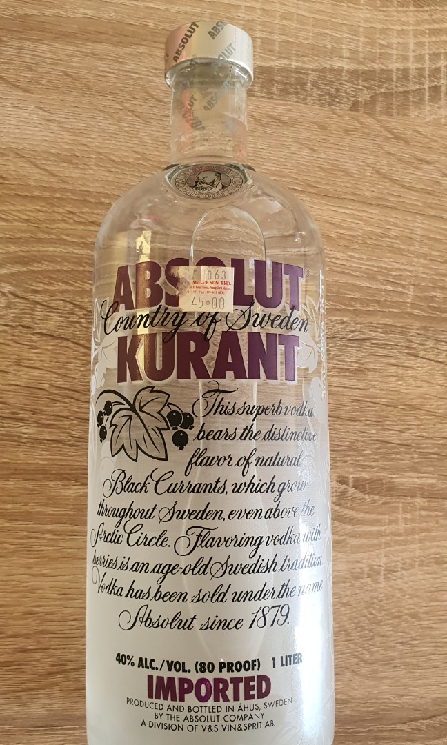 Absolut vodka kurant 1L, Food & Drinks, Alcoholic Beverages on Carousell
