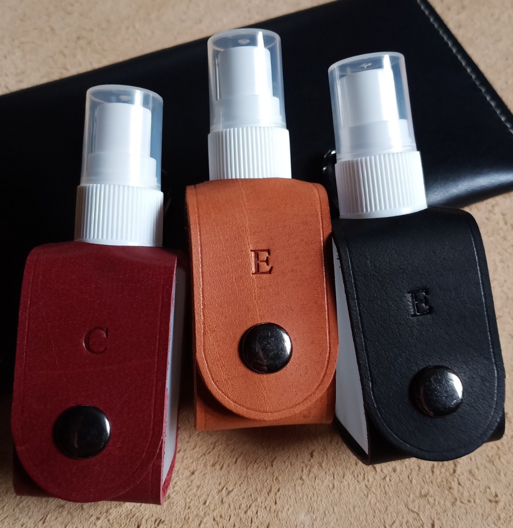 Alcohol holders (with alcohol bottle), Hobbies & Toys, Stationary ...