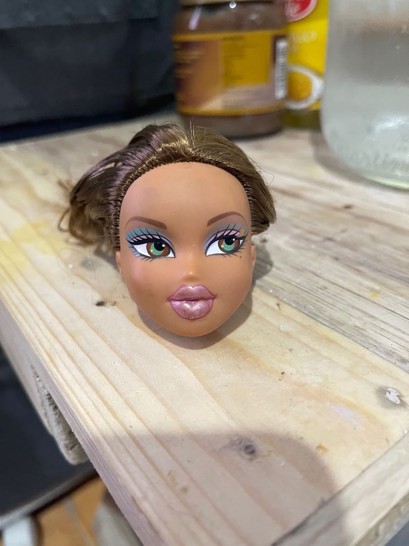 Bratz yasmin head only, Hobbies & Toys, Toys & Games on Carousell