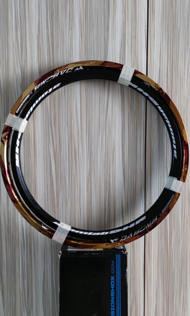 Da bomb revolver 26" rim & atomlab DHR 24" rim, Sports Equipment ...