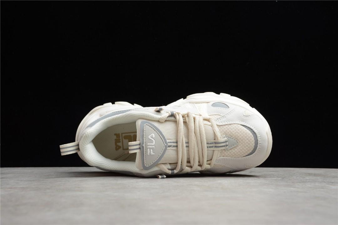 FILA Fishbone Beige White, Women's Fashion, Footwear, Sneakers on Carousell