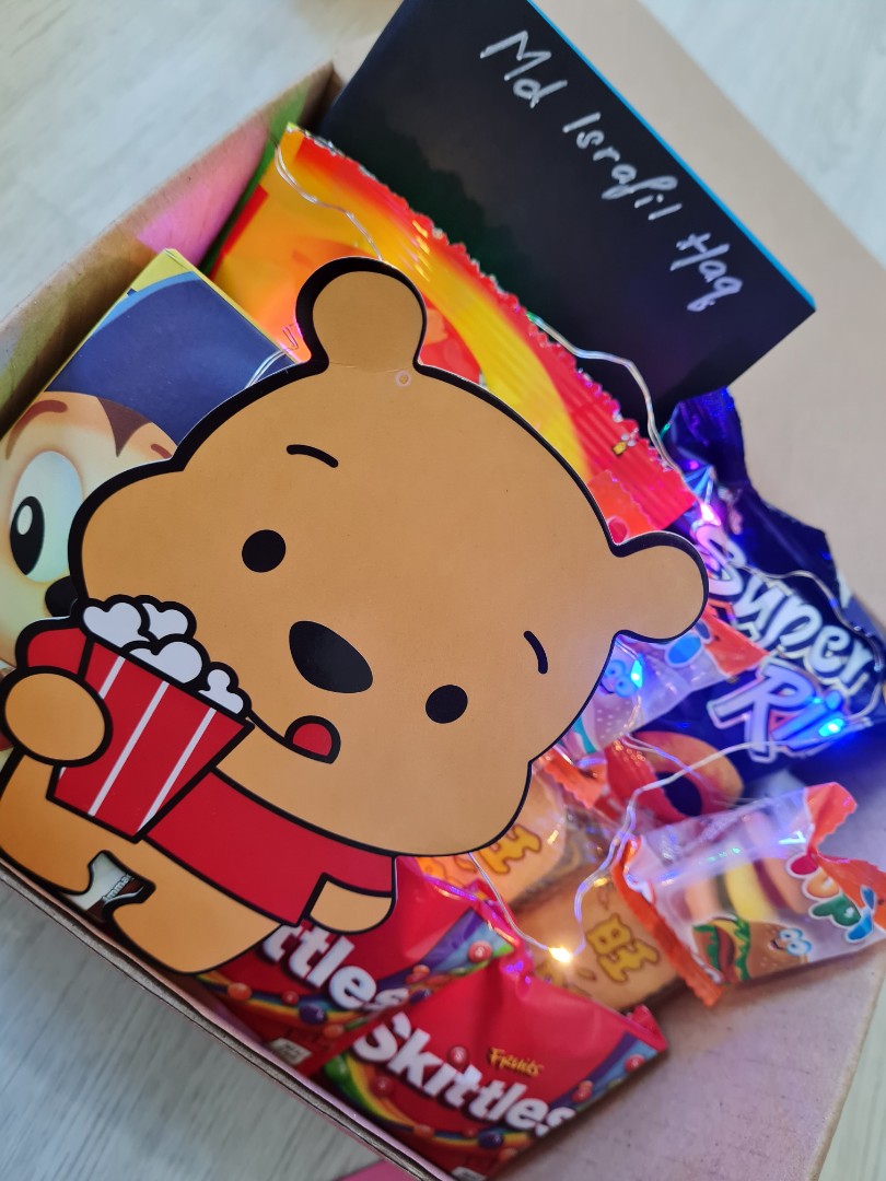 Hari Raya Goodie with duit raya for the kids, Hobbies & Toys ...