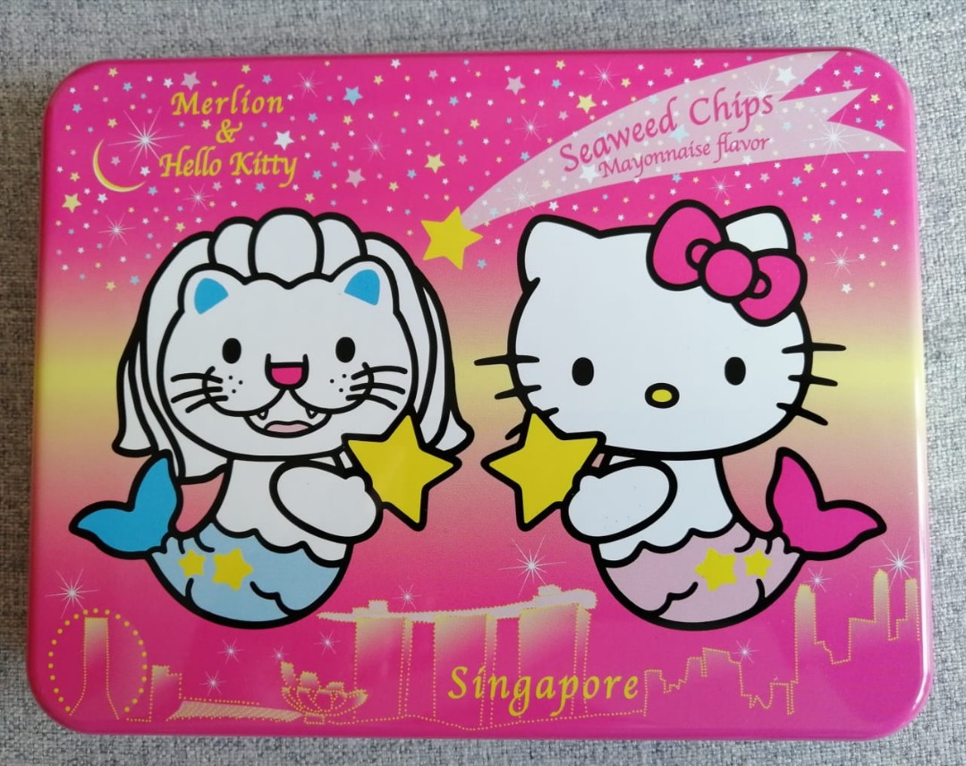 merlion & hello kitty can, Everything Else on Carousell