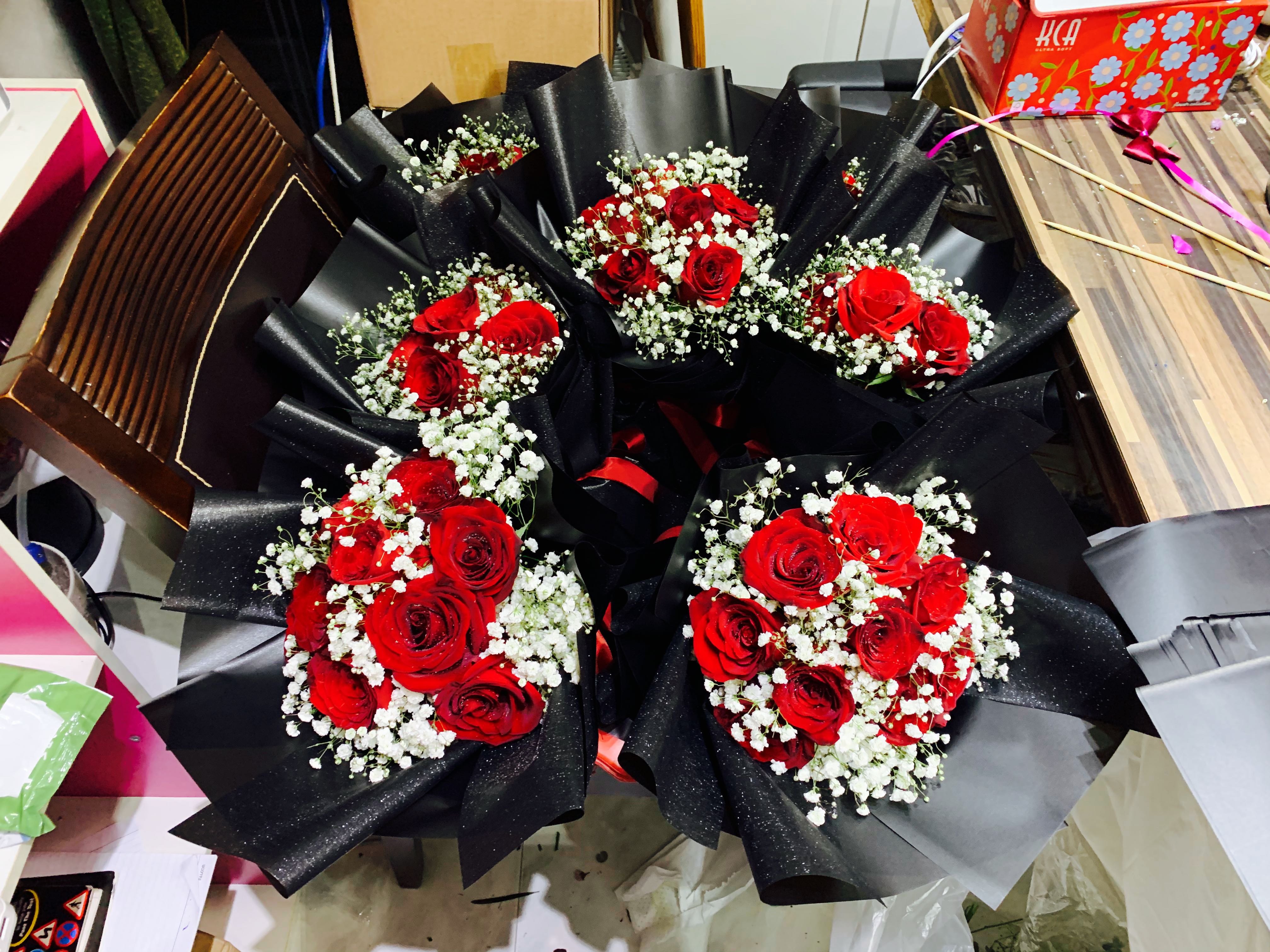 Huamama Best Seller | 6 red roses ( $35 ) | 9 red roses ( $55 ...