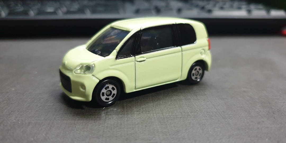 Tomica 12 - Toyota Porte, Hobbies & Toys, Toys & Games on Carousell