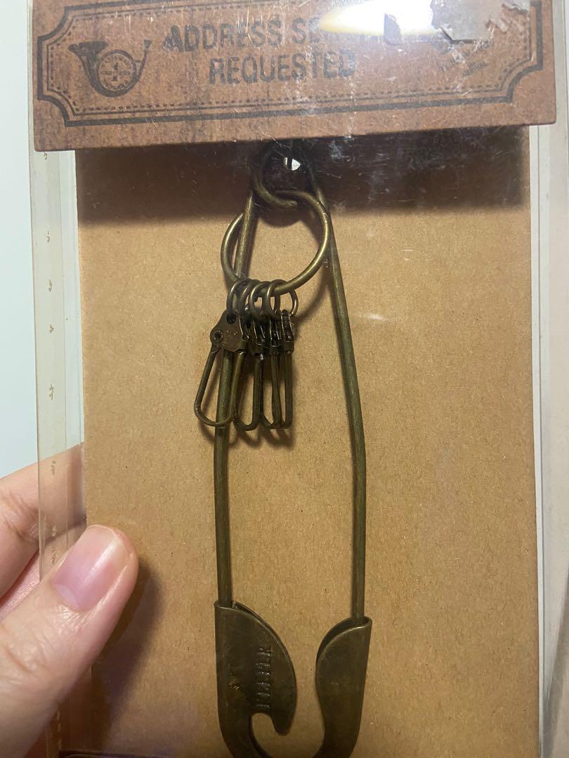 Vintage giant safety pin keychain, Everything Else on Carousell