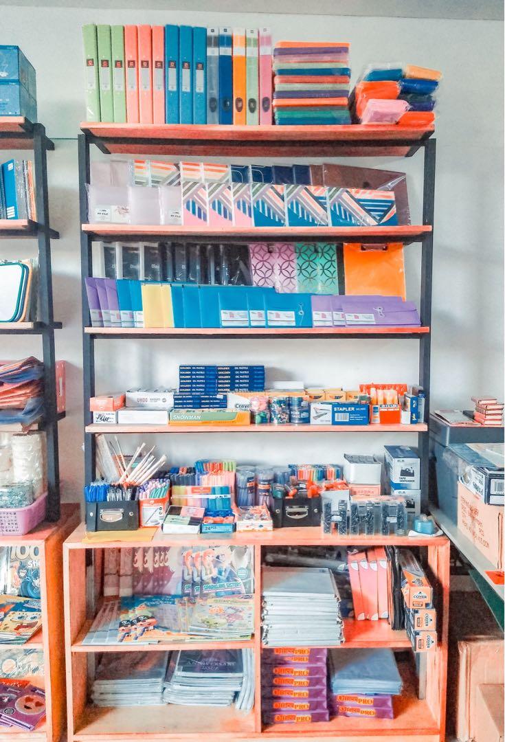 Stante / Wood Display Shelves/ Rack, Furniture & Home Living, Furniture ...