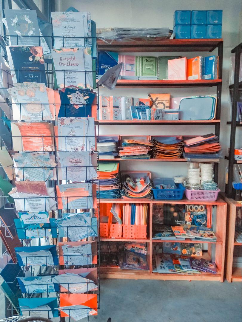 Stante / Wood Display Shelves/ Rack, Furniture & Home Living, Furniture ...