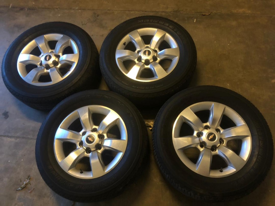 Chevrolet Trailblazer Stock Mags with Tires (18 inch), Car Parts ...